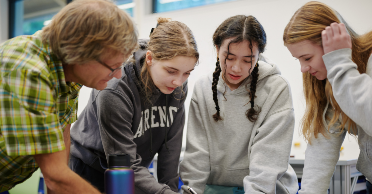 Overlake School seeks Chief Development Officer | Lindauer